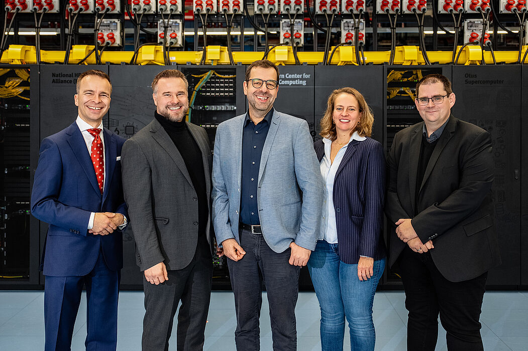 High-performance computing in Paderborn: new "Otus" supercomputer put into operation | Paderborn ...